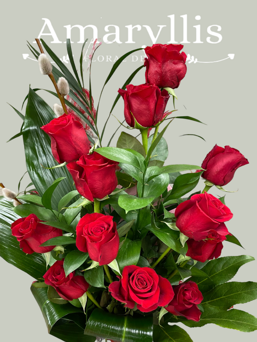 Modern Dozen Front Facing Rose Bouquet – Amaryllis Floral Design